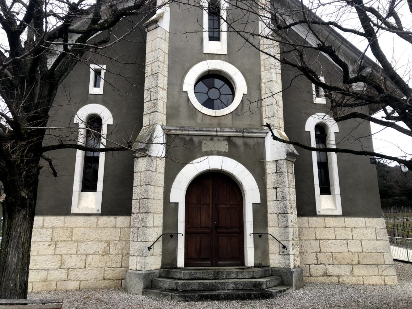 Eglise de Gilly Canton de Vaud - SABLAGE AÉROGOMMAGE HYDROGOMMAGE DÉCAPAGE