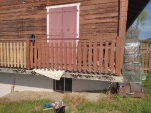 Aérogommage et peinture d'une rambarde de balcon en bois - 1176 St ...